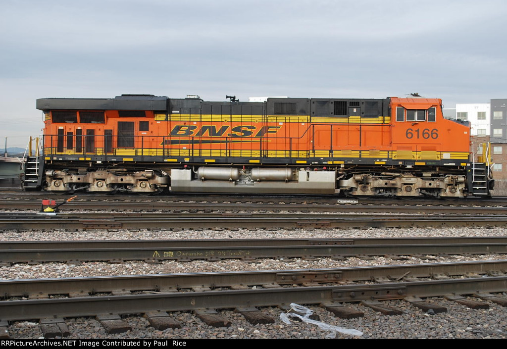 BNSF 6166